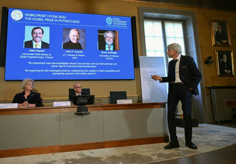 Los ganadores del Nobel que ayudaron a probar el entrelazamiento cuántico
