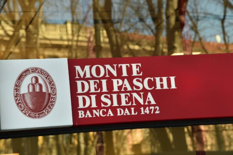 El gobierno de Italia vende el 25% del capital del banco Monte dei ...